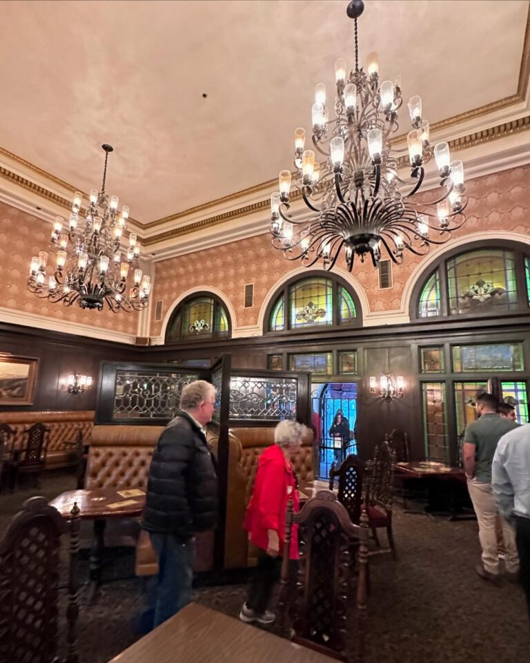 VISALIA WALKING TOUR